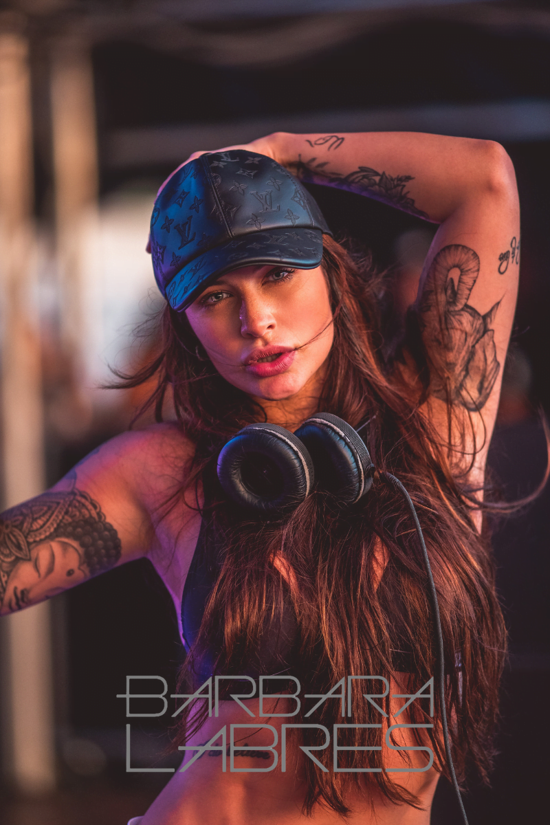 Bárbara Labres - Atração Ideal | Site Oficial